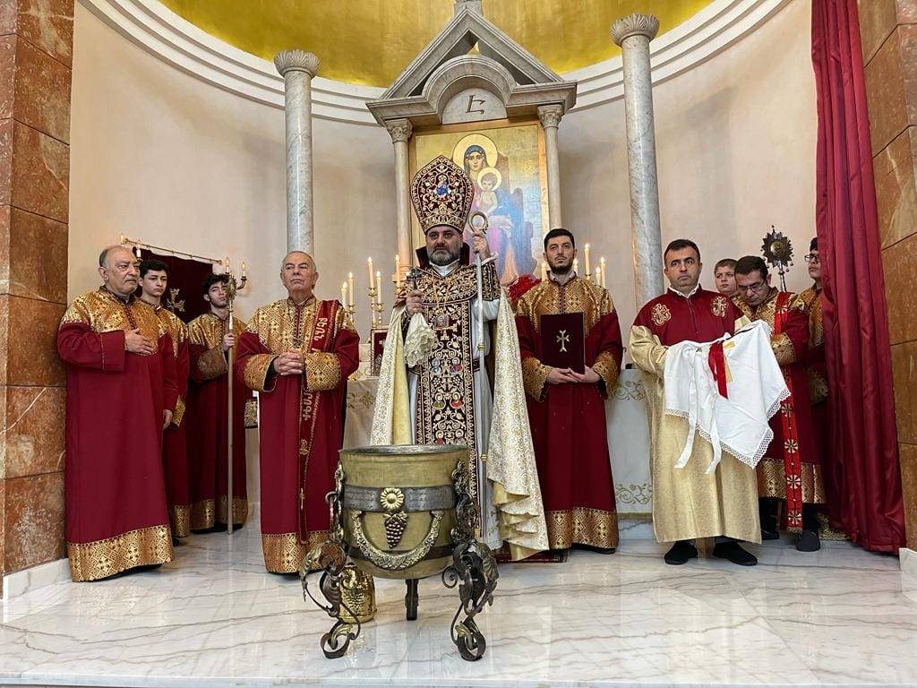 Christmas Liturgy at St. Hripsime Armenian Apostolic Church in Vienna ...
